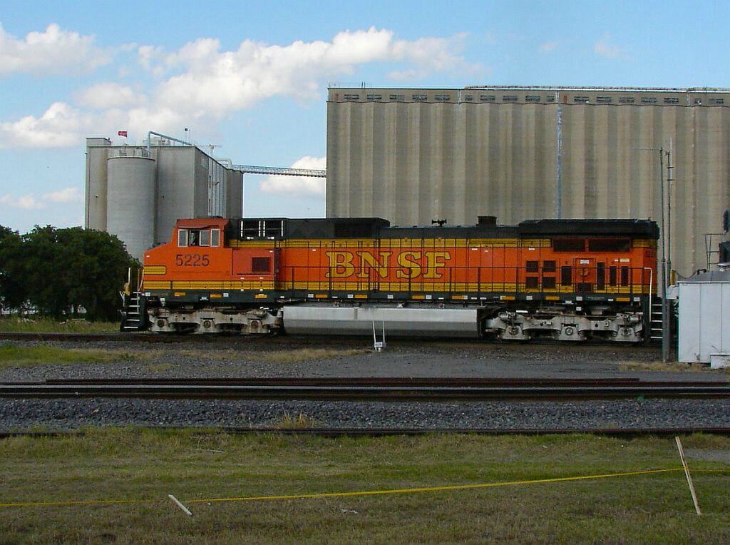 BNSF 5225